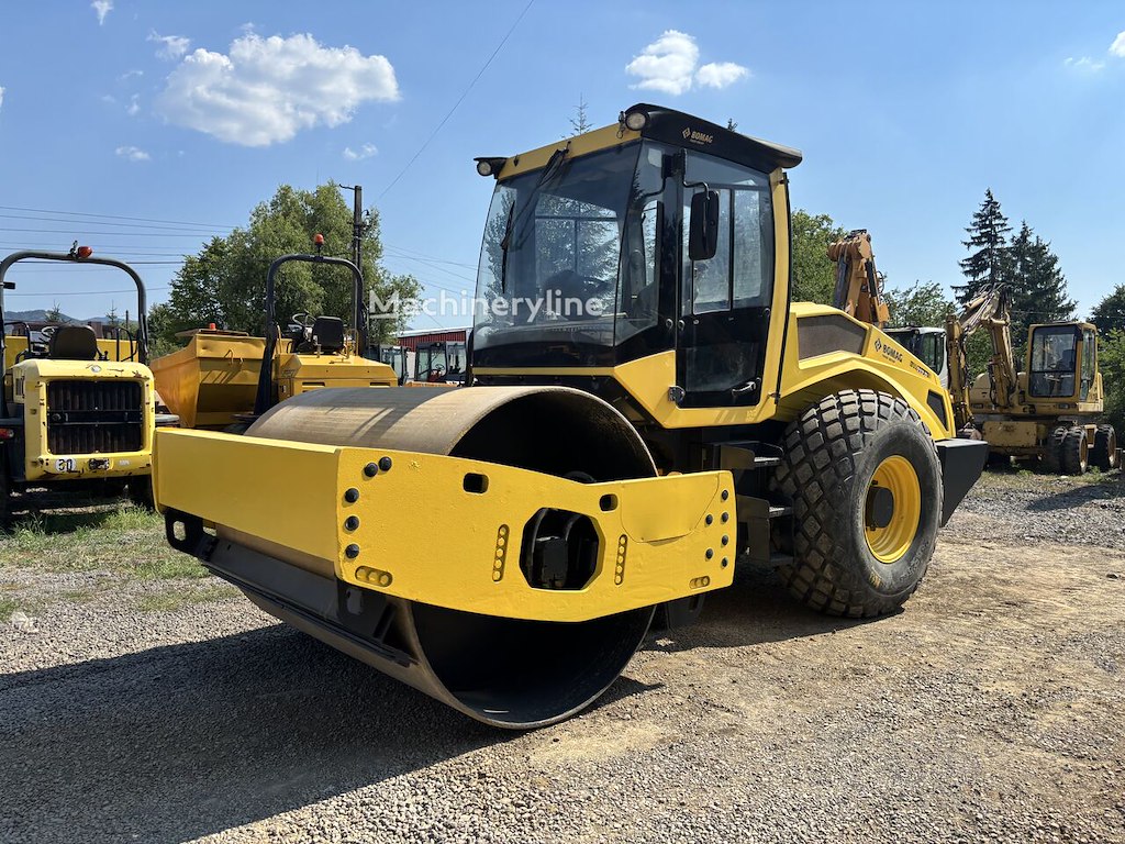 BOMAG BW212 D-5 kompaktor s jednim valjkom