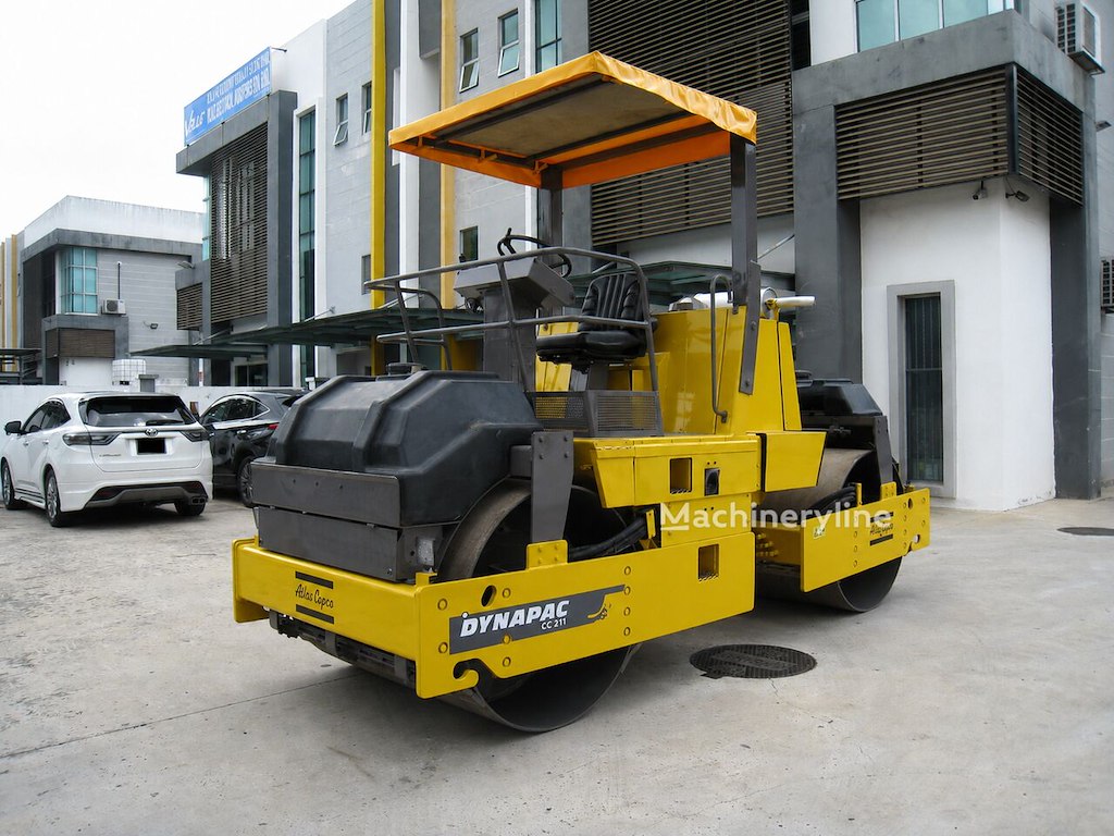 Dynapac CC 211 valjak za asfalt