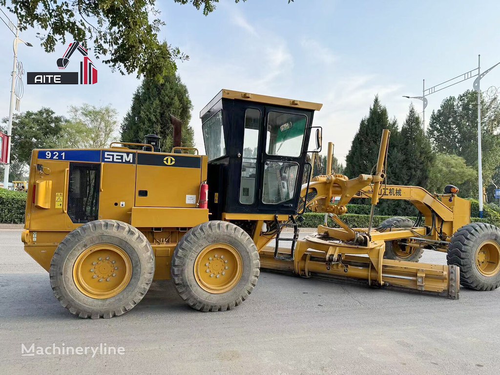 SEM 921 grejder