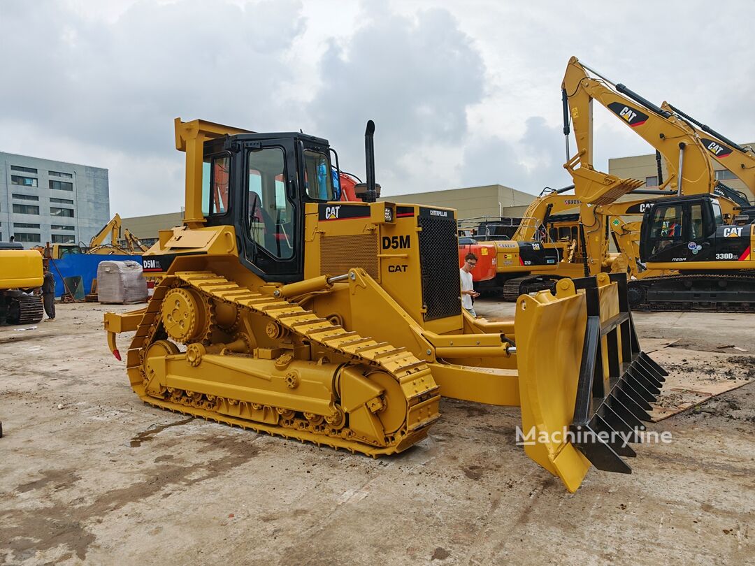 Caterpillar D5M buldožer