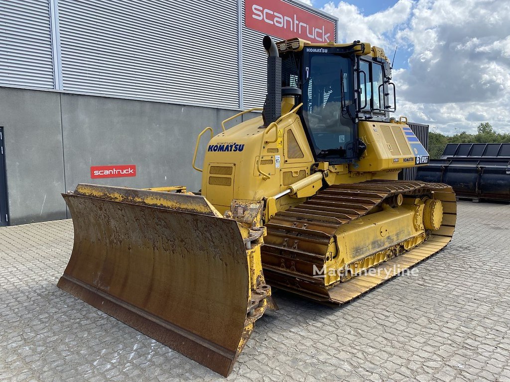 Komatsu D61PXI-24 buldožer