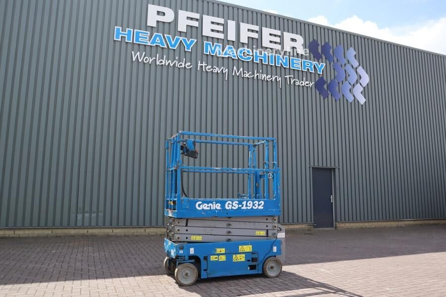Genie GS1932 Electric, Working Height 7.8 m, 227kg Capac makazasta platforma
