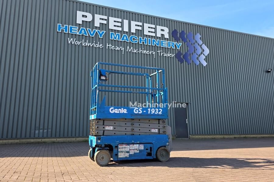 Genie GS1932 Electric, Working Height 7.8 m, 227kg Capac makazasta platforma