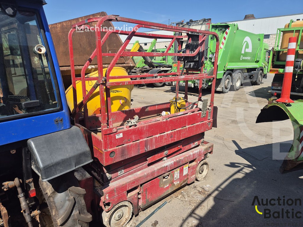Prodaje se Haulotte Optimum 8 makazastu platformu na aukciji