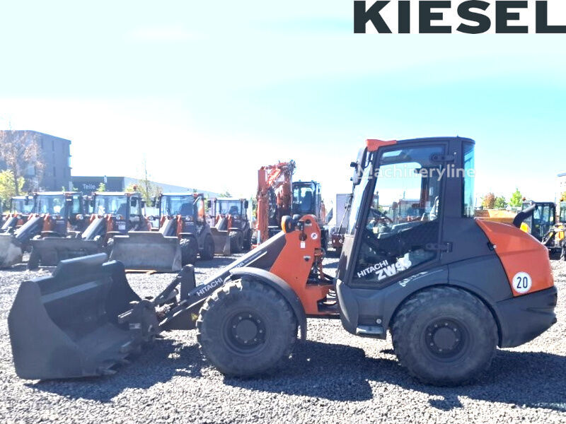 Hitachi ZW95-6 mini utovarivač
