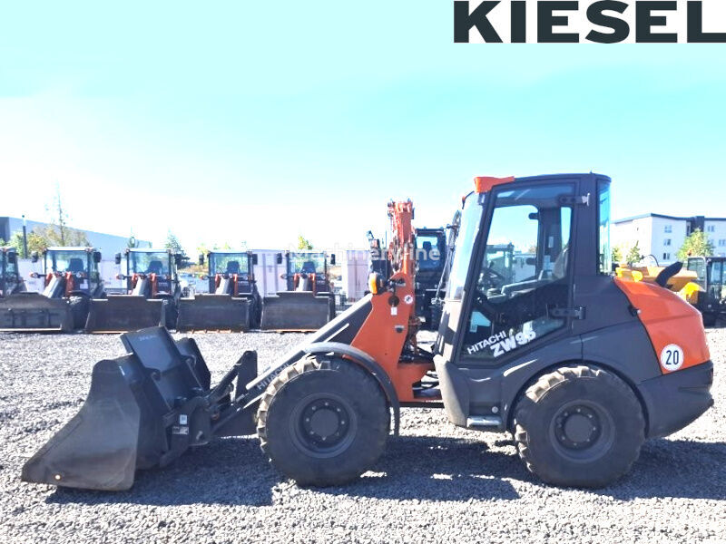 Hitachi ZW95-6 mini utovarivač