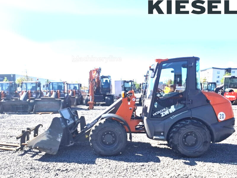 Hitachi ZW75-6 teleskopski prednji utovarivač