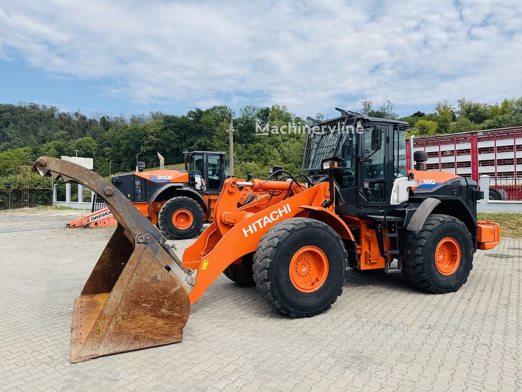 Hitachi ZW180 prednji utovarivač