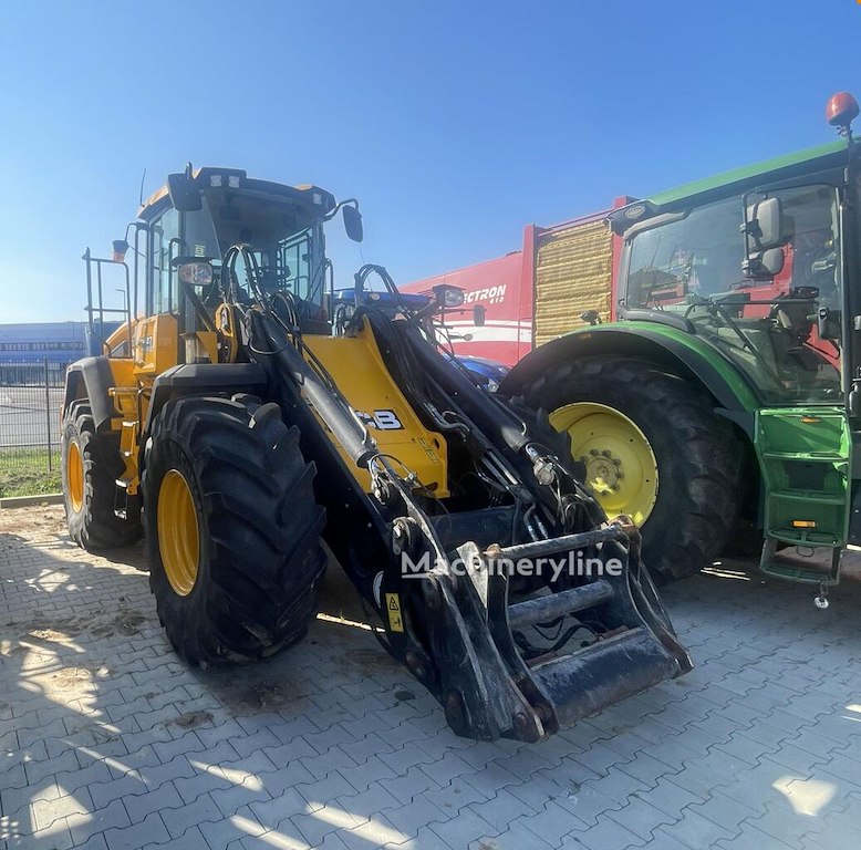 JCB 427 Agri Stage V prednji utovarivač