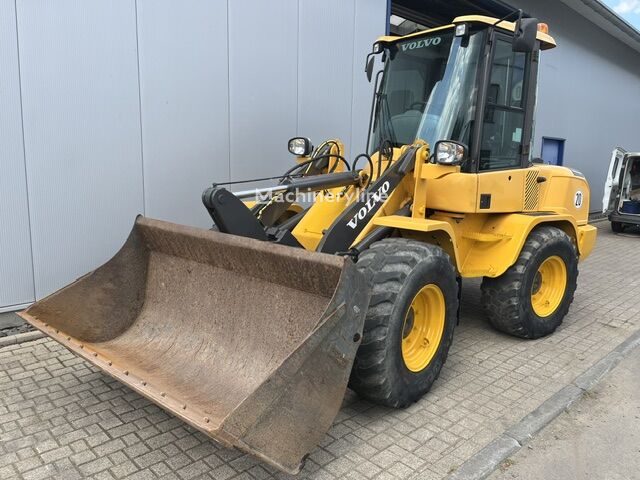 Volvo L 30 G prednji utovarivač