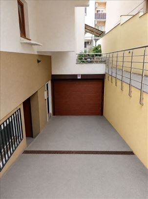 Ekskluzivna prodaja, Garaža 40 m2, Lekino Brdo