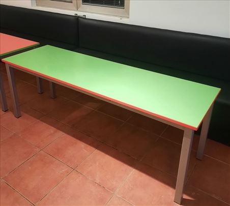 Stolovi I klupa