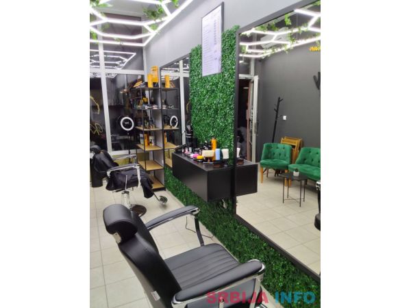 Izdajem frizerski salon u Novom Sadu na Novoj Detelinari