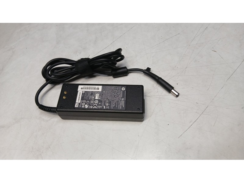 HP punjac sa iglicom 19,5v 4,62a ispravan 7.4x5.0 mm