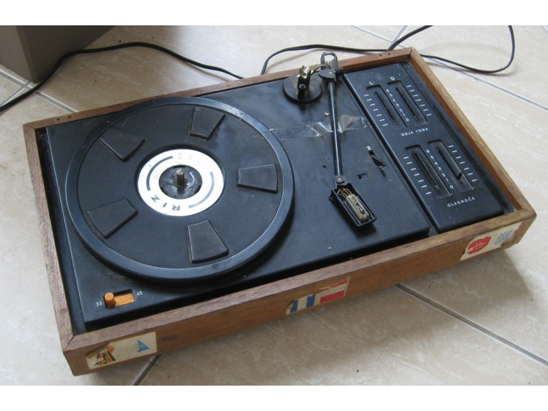 Gramofon: RIZ Flak