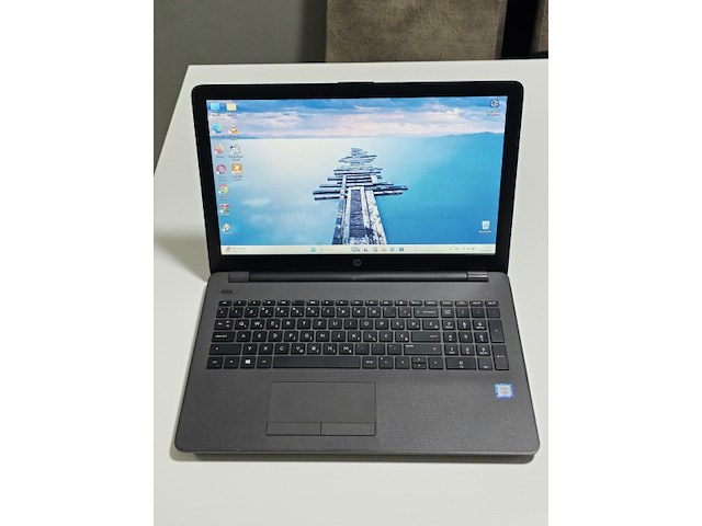 HP 250 G6 i3-6006U 8GB 250GB Samsung SSD 15.6