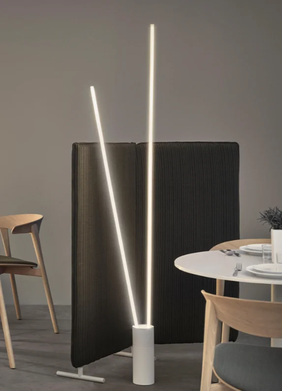 Mantra Vertical Podna lampa bela led 44W 3000K dimabilna