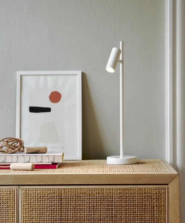 Nordlux Omari stona lampa bela