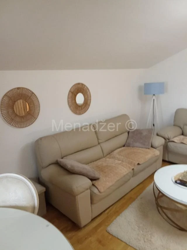 Banjica, Zlatka Snajdera, 2.0 65m2+lodja, namesten