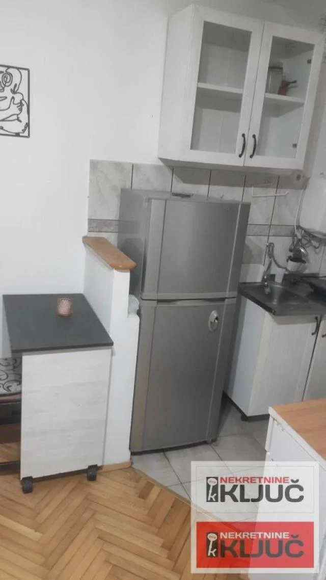 BETANIJA IZDAJE SE NAMEŠTENA GARSONJERA