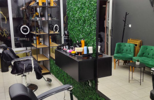Izdajem frizerski salon u Novom Sadu na Novoj Detelinari