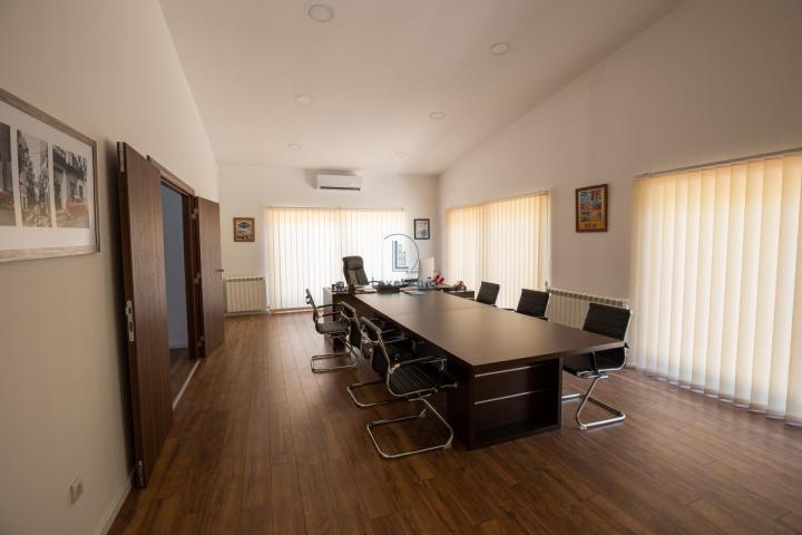 Poslovni prostor, Jajinci, Bulevar JNA, 600 m2