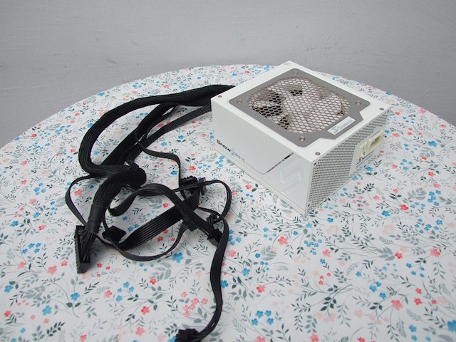 Seasonic Snow Silent 750W 80+ Platinum