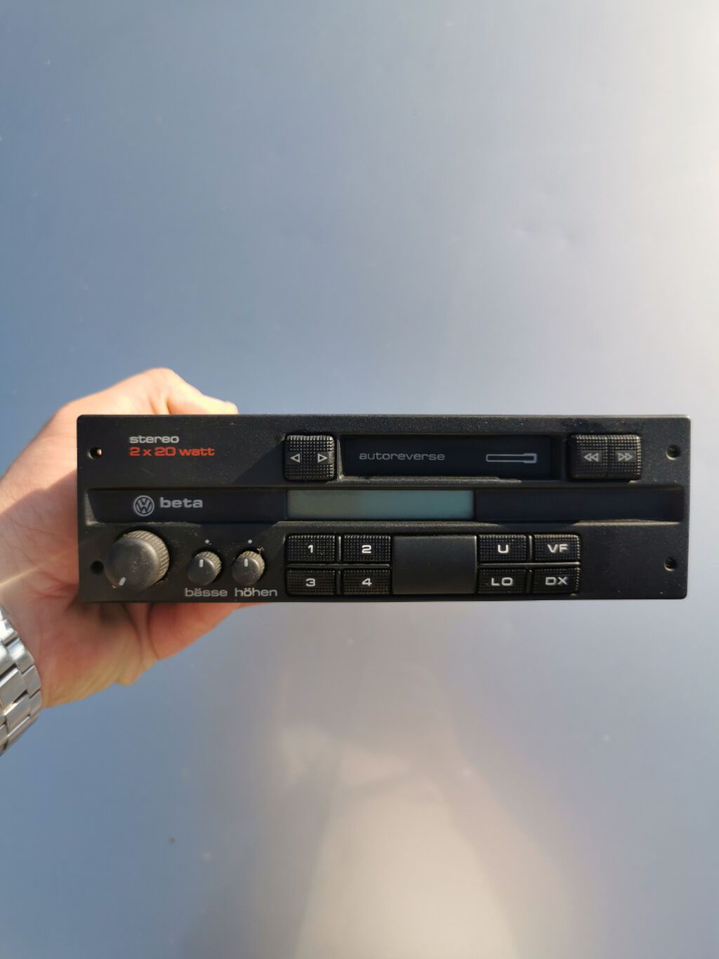 Volkswagen Beta auto radio kasetofon - Originalni VW kasetni radio