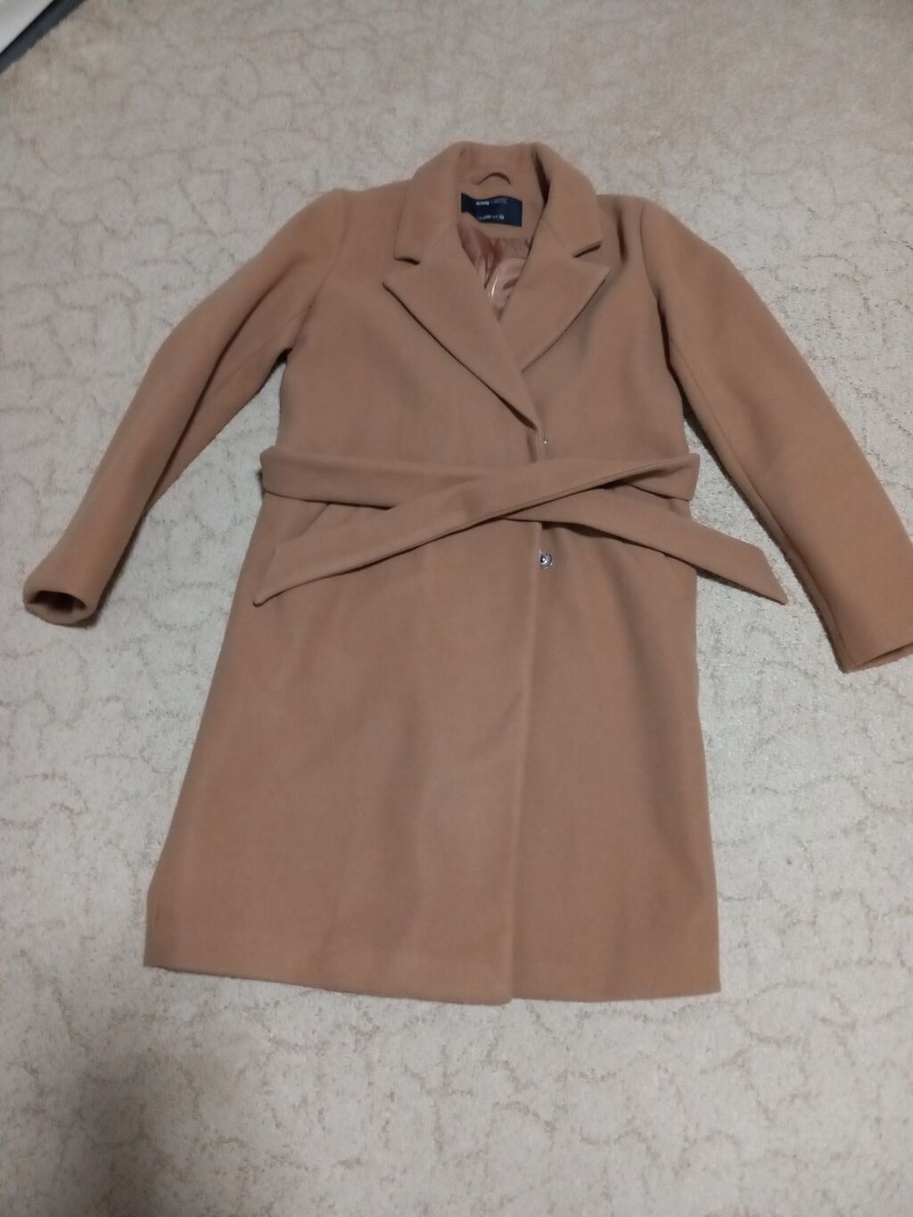 Ženski kaput u kamel boji – FASHION POINT, veličina 32 (etiketa na