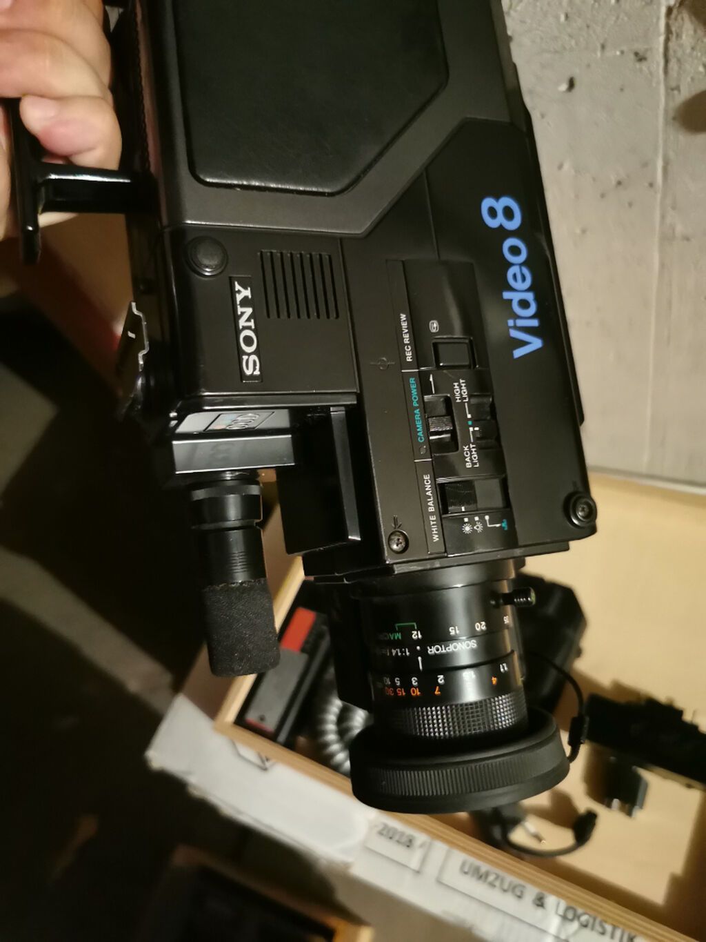 Sony Video8 komplet – analogna kamkorder kamera sa opremom - Model
