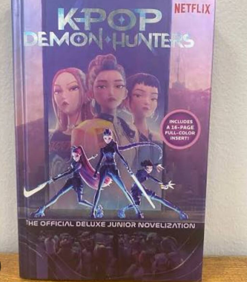 Knjiga: K-POP Demon Hunters The Official Deluxe Junior Novelization