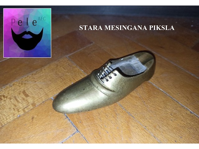 Stara mala mesingana pepeljara (piksla) - Cipela