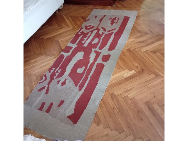 vunena staza sa umetnickom sarom