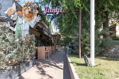 CAFFE I IGRAONICI JUNGLE U ŽARKOVU POTREBNI KONOBARI/ŠANKERI, ANIMATORI I DEVOJKA ZA RAD NA PULTU