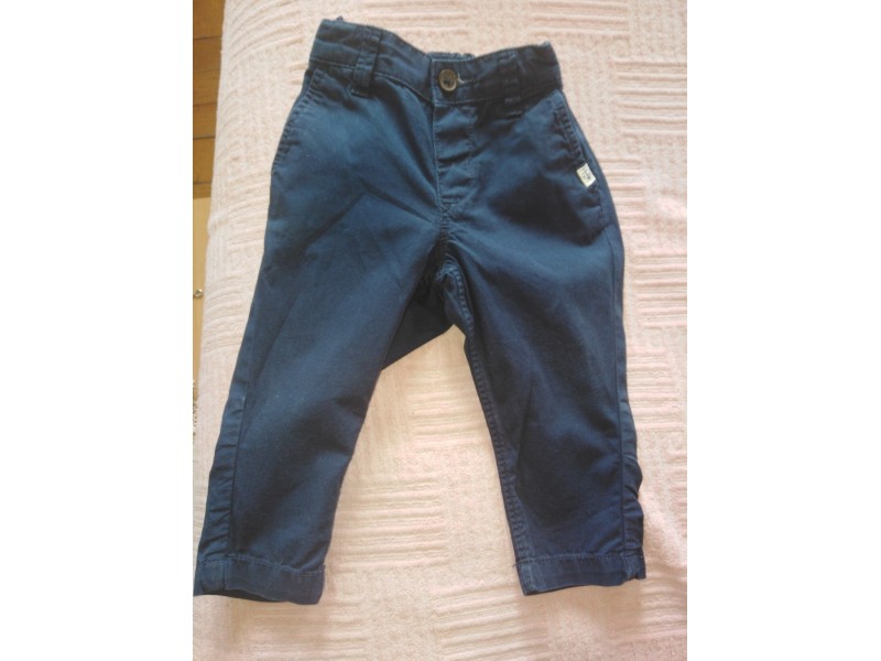Pantalone teget za bebe 6-9 meseci