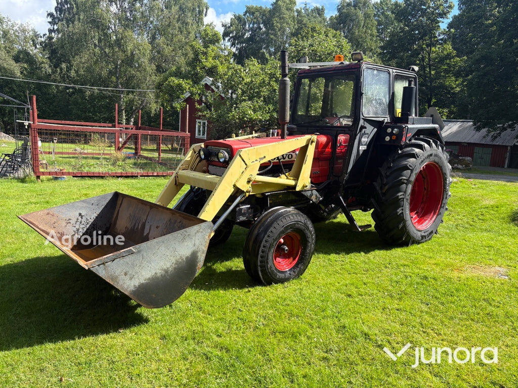 Prodaje se Volvo 800 traktor točkaš na aukciji