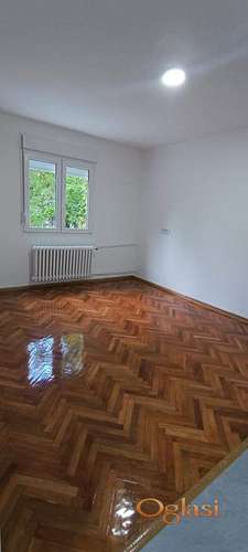Dvosoban stan u Novom Sadu, Satelit, 48 m², visoko prizemlje