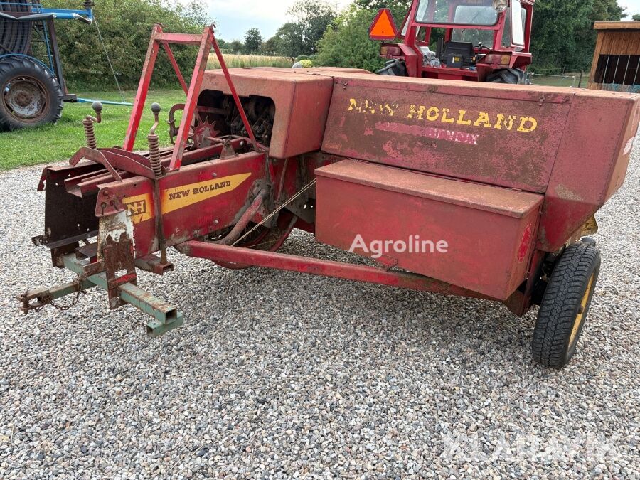 Prodaje se New Holland Super hayliner 268 balirku za četvrtaste bale na aukciji