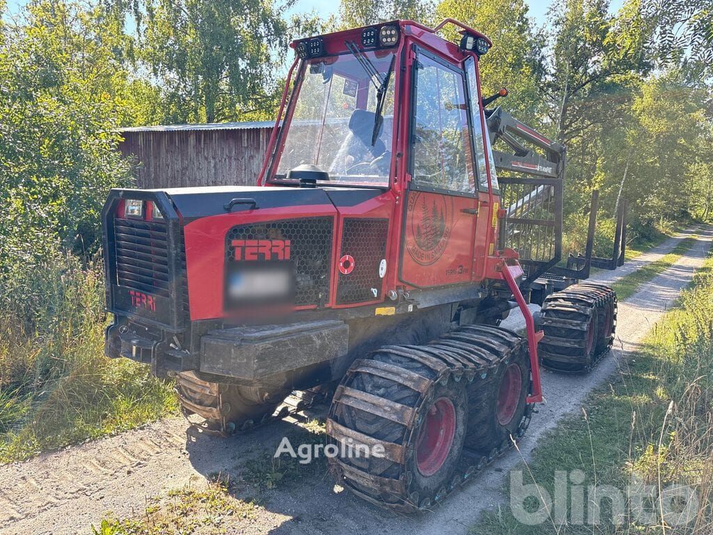 Prodaje se Terri 34,3 forvarder na aukciji