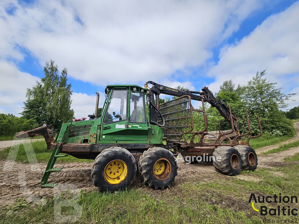 Prodaje se John Deere 810 D forvarder na aukciji