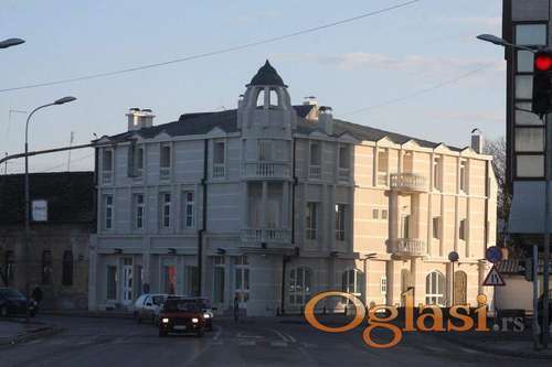 Zrenjani, Centar, Žitini trg IZDAJEM JEDNOIPOSOBAN STAN