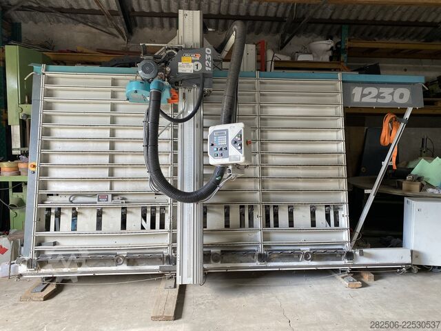 Vertikalna panelna testera
Holz-Her 1230 automatic