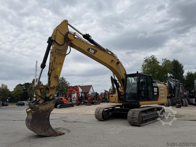Lančani bager
Caterpillar 323 FL