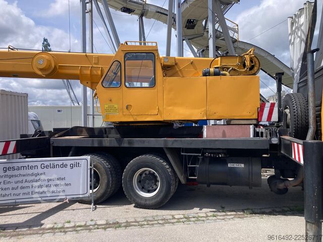 Auto-dizalica montirana na kamionu
Liebherr LTF1025