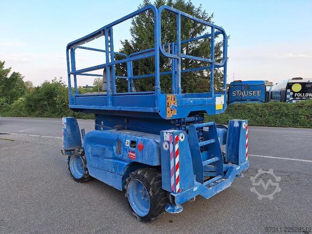 Podizanje makaza
Haulotte COMPACT 12 DX