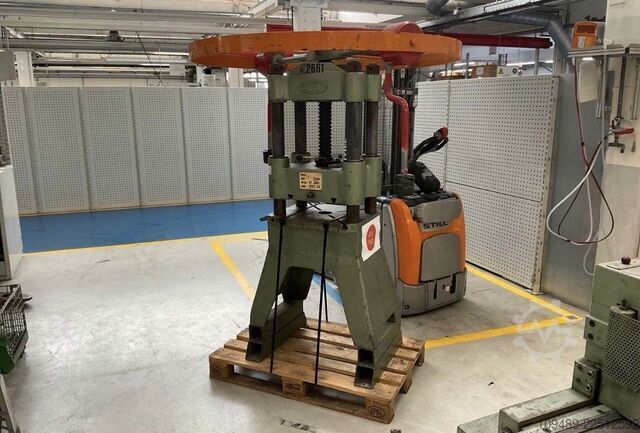 Ručna vretenasta presa / četvorostubna presa
Mechanische Spindel-Presse Spindel-Presse