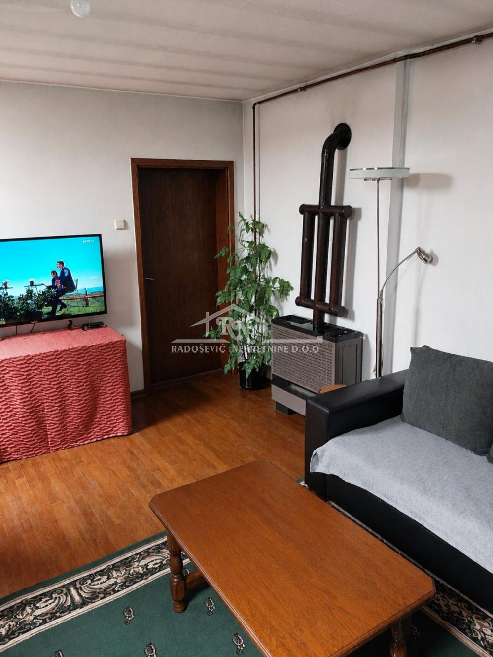 Kuća na prodaju, Novi Banovci, Stara Pazova, 410m², 250.000 €