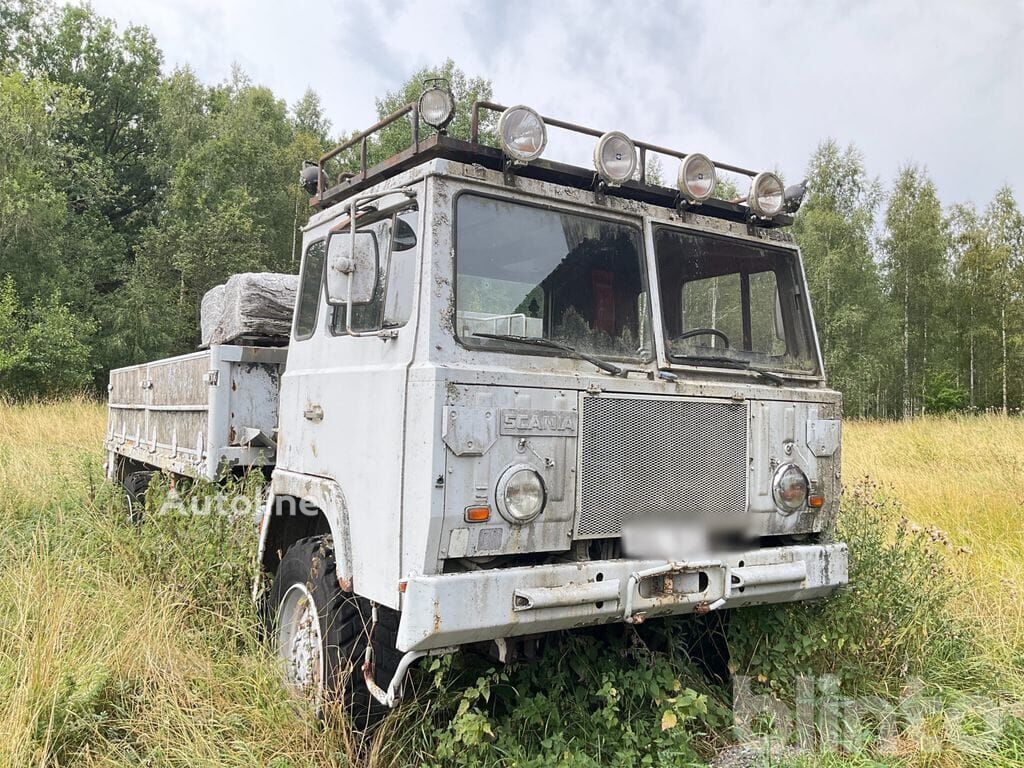 Prodaje se Scania SBAT 111SA kamion s ravnom platformom na aukciji