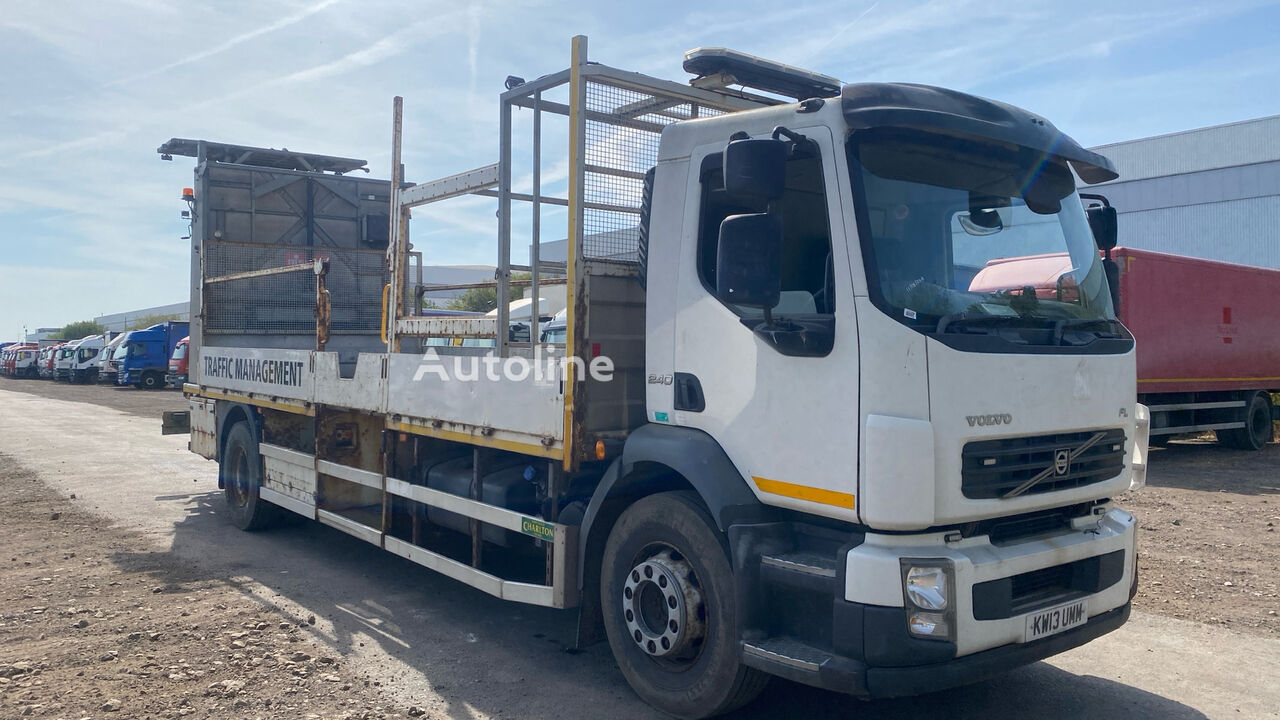 Prodaje se Volvo FL 240 kamion s ravnom platformom na aukciji