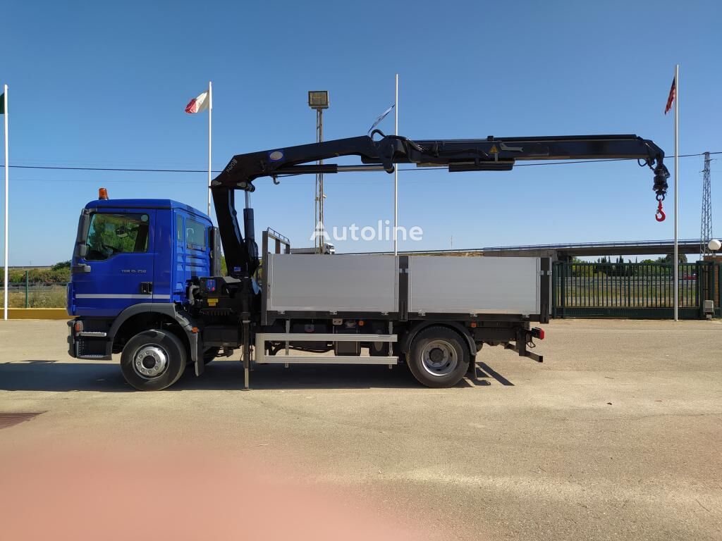 MAN TGS 18 320 kamion s ravnom platformom